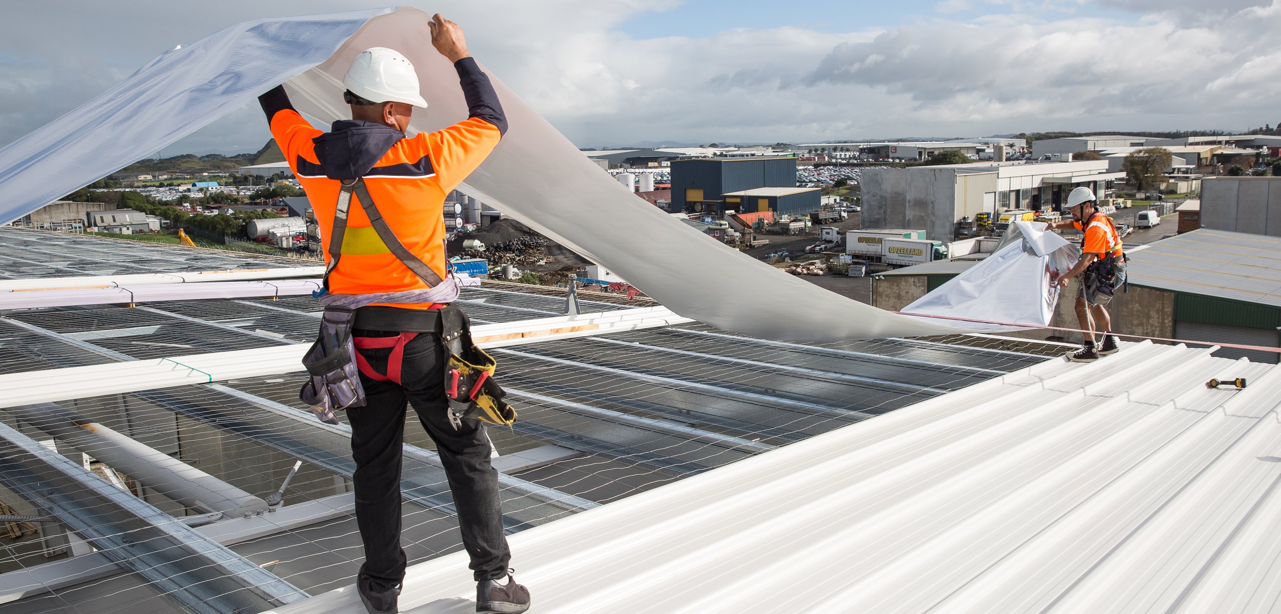 Adhesive underlay membrane VS Paper & Netting