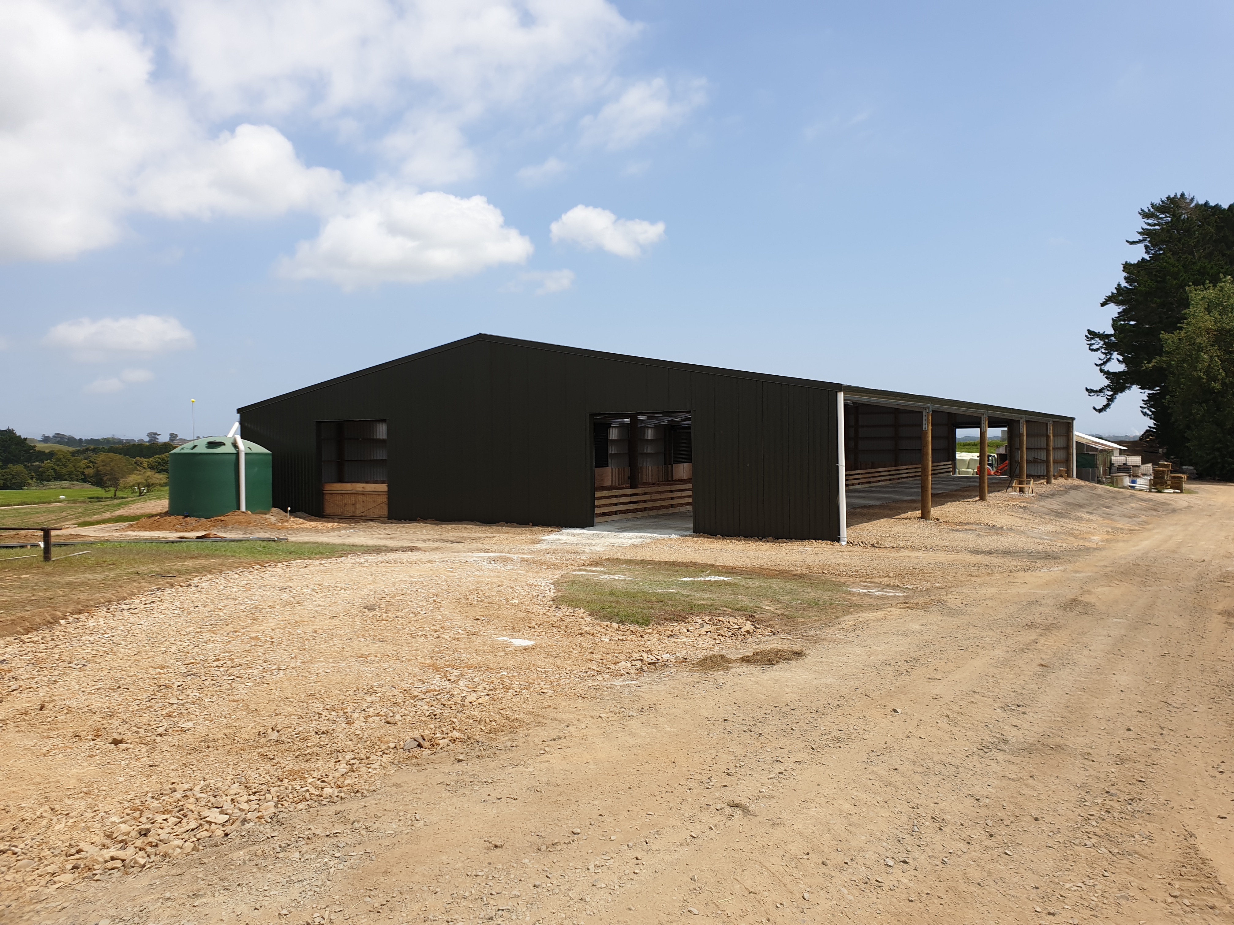 Ultra wide bay implement & rearing shed